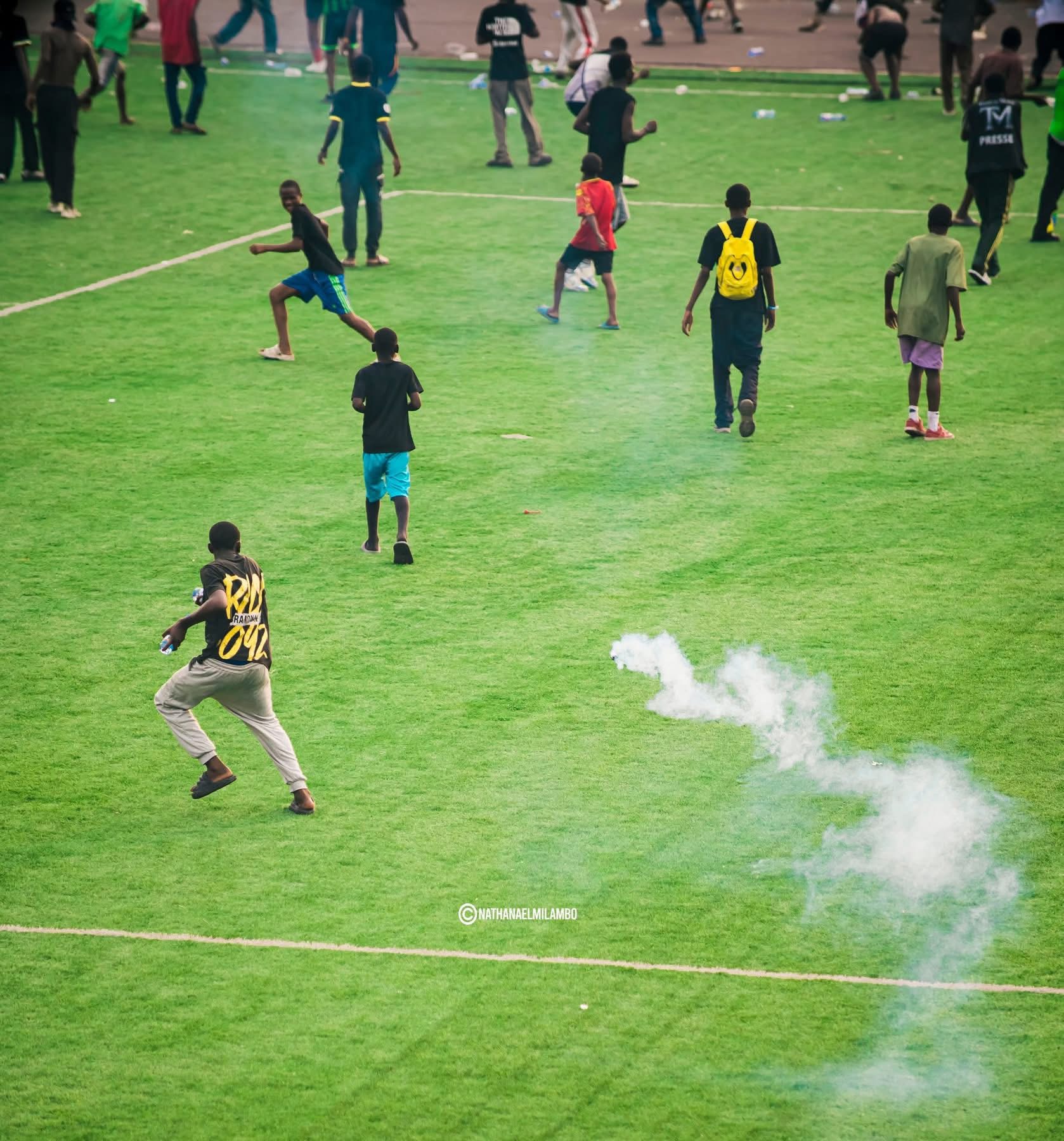RDC : le ministre des Sports tape du poing sur la table après les ...